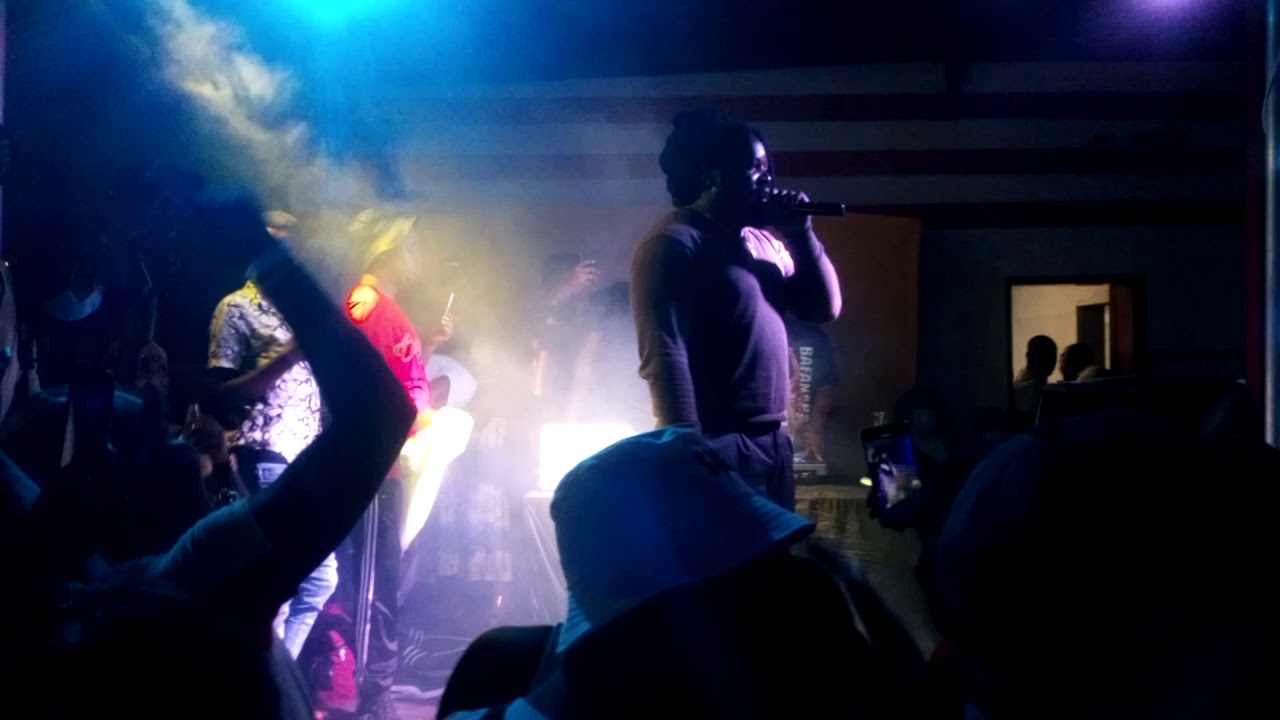 BIG ZULU - ISIGINCI LIVE PERFOMANCE - YouTube