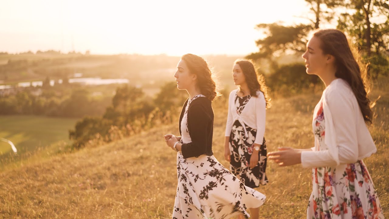 Over and over again - Musikvideo - YouTube