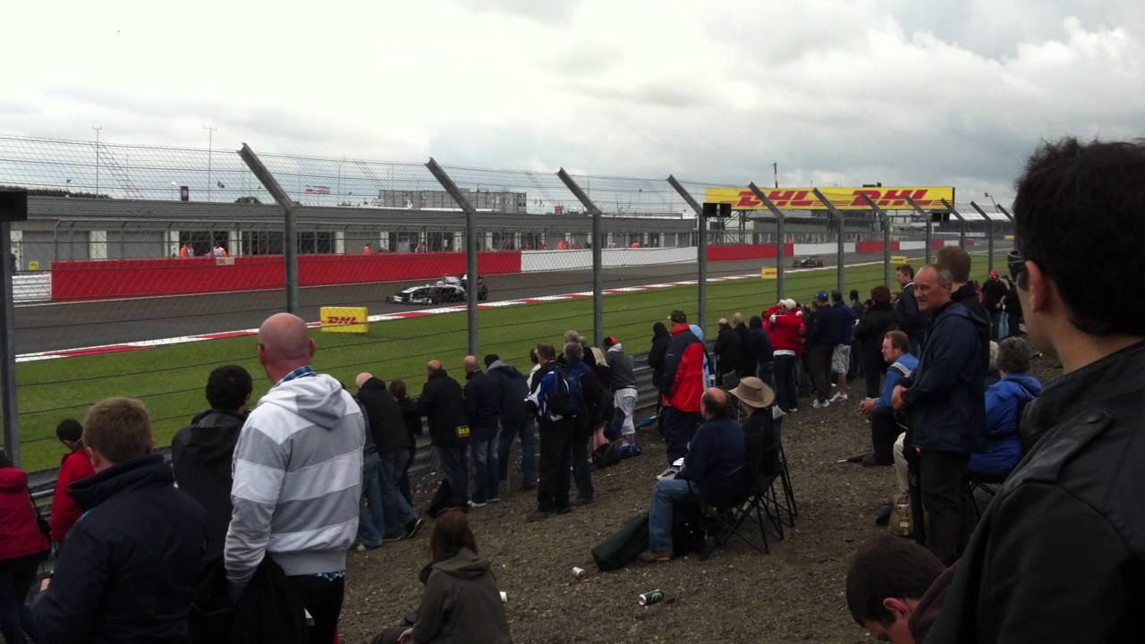 F1 Copse Corner Silverstone 2011 - YouTube