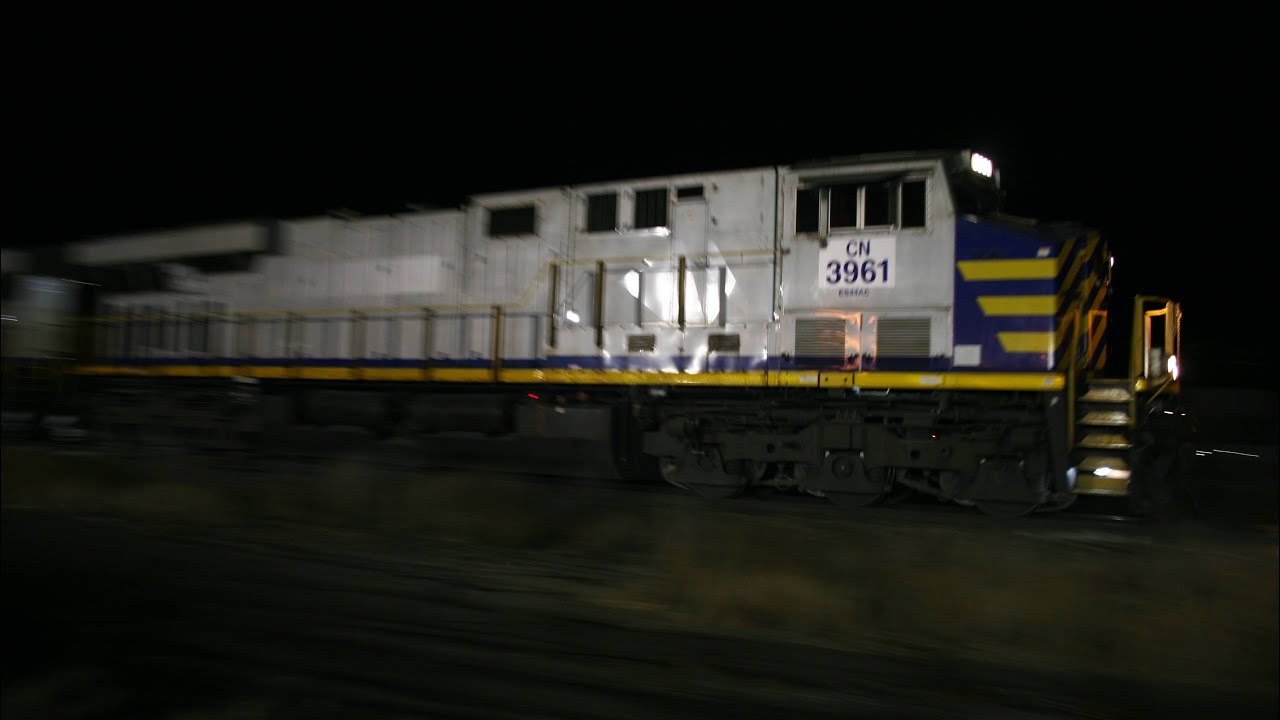 Dual Ex Citirails!! CN 3961 Leads CN Yard Extra South at Hubalta, CN Three Hills Subdivision ...