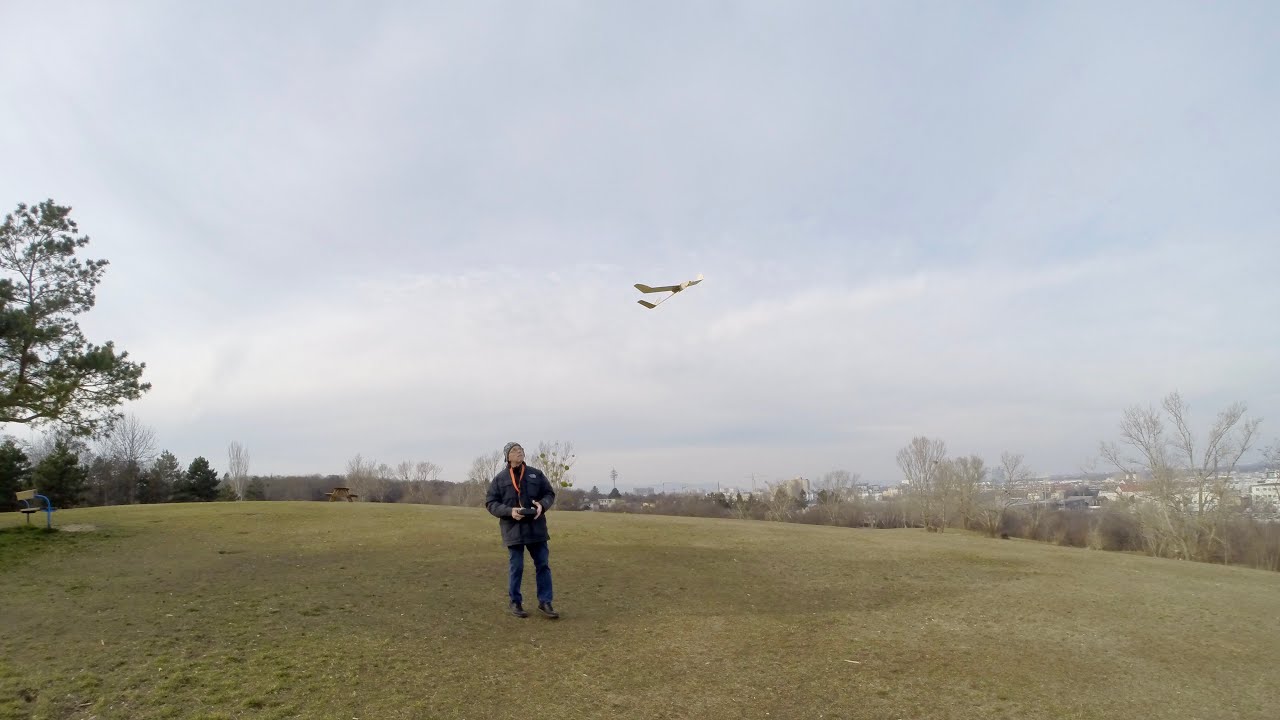 Graupner mini UHU - YouTube