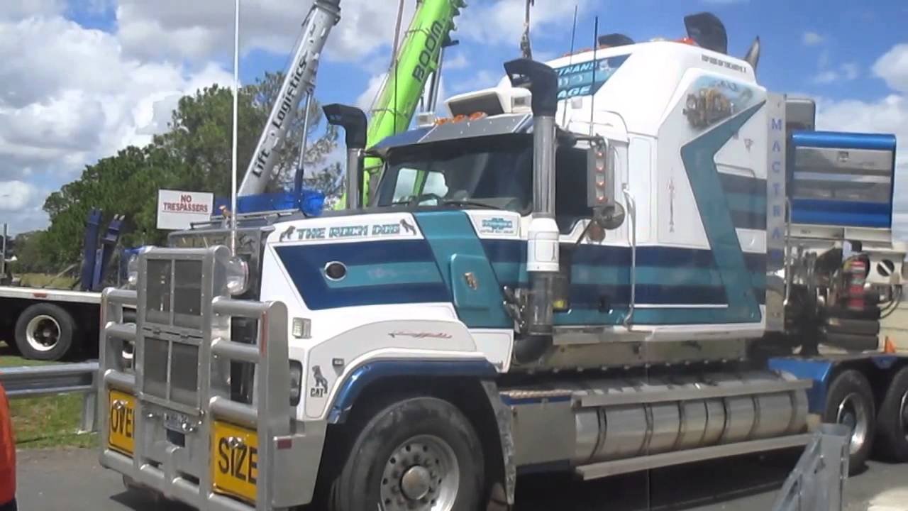 A QR 1450 class on a lowloader truck. John Coyle video. - YouTube