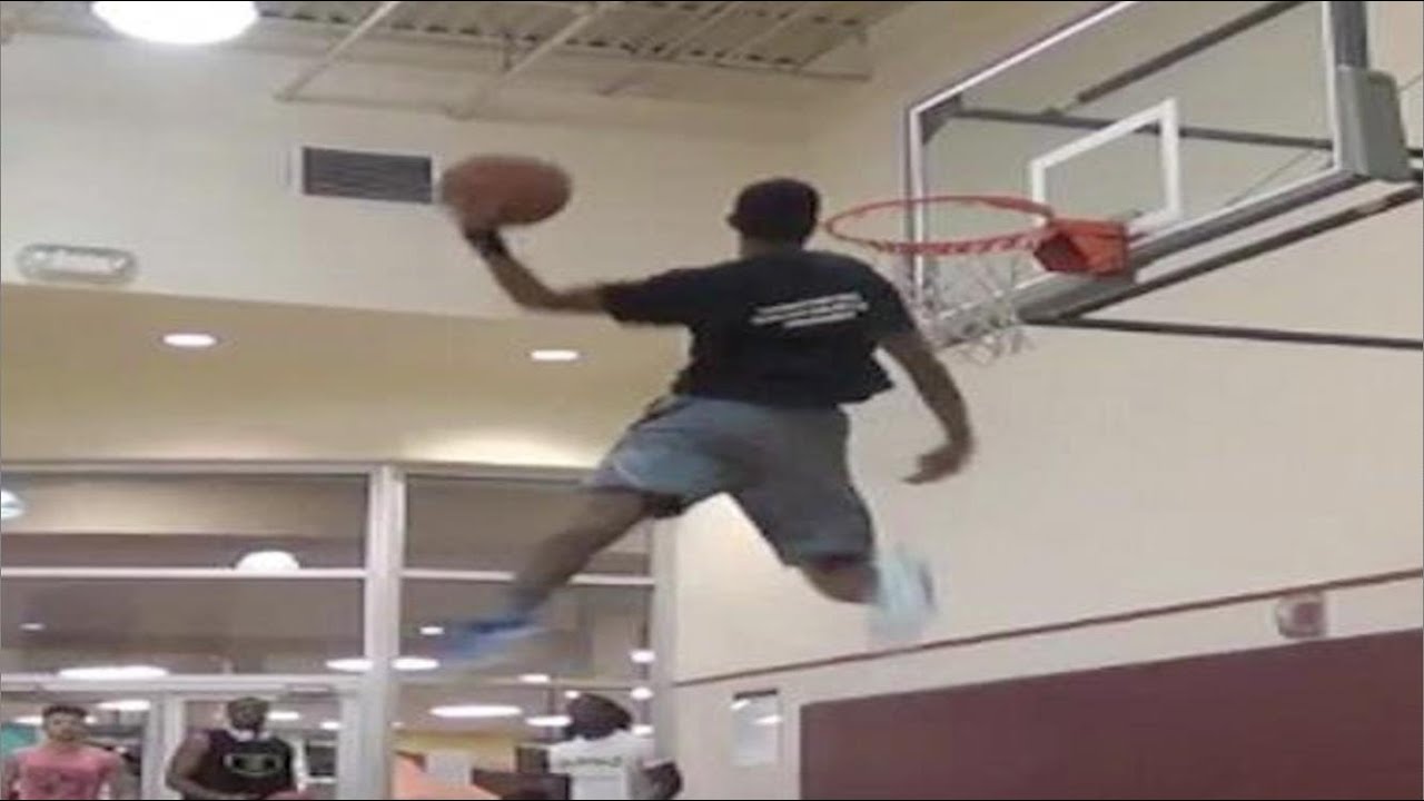6'0" Dunker Chris John:: AMAZING DUNKS!! And he's only 19...!! - YouTube