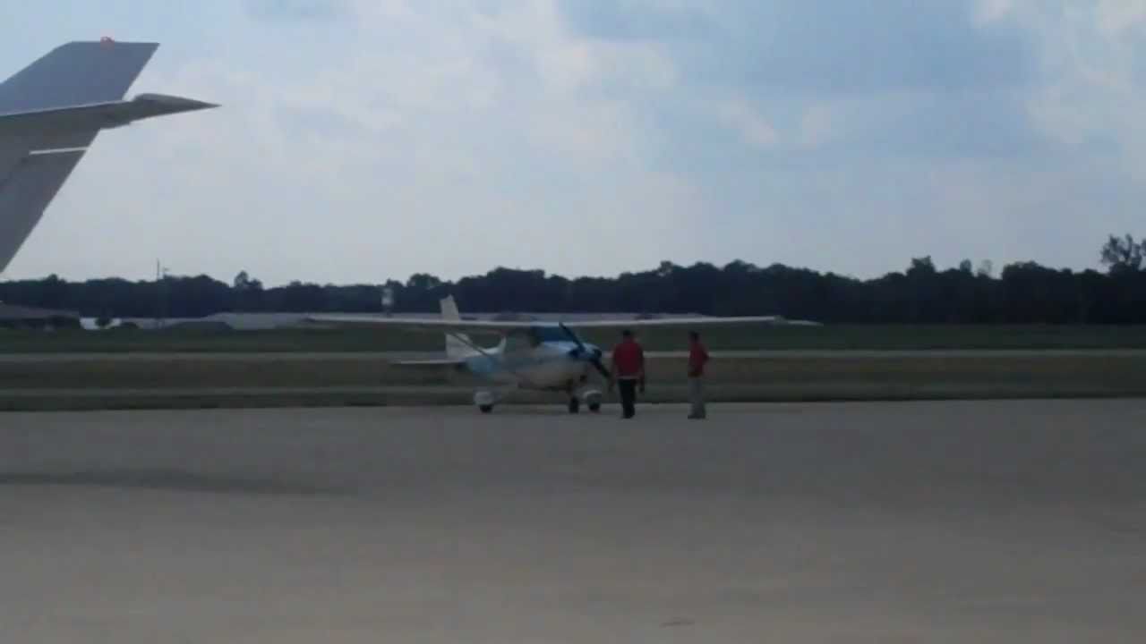 Landing at KTUP (Tupelo, MS) - YouTube