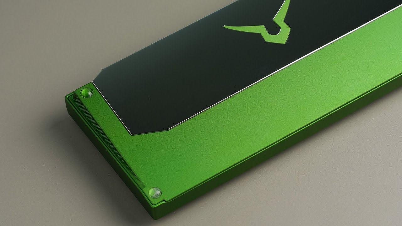 A Code Geass Themed Keyboard - YouTube