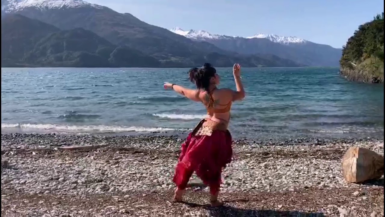 Dancing with the wind [ Wanaka Lake-New Zealand] - YouTube
