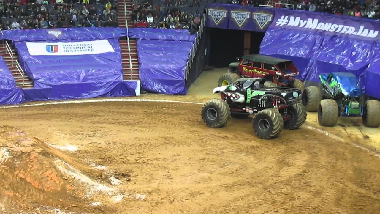 Spike Freestyle Monster Jam Washington DC 1-24-15 - YouTube