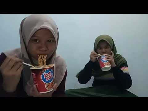 Challenge pop mie gledek bersama Amelia intan