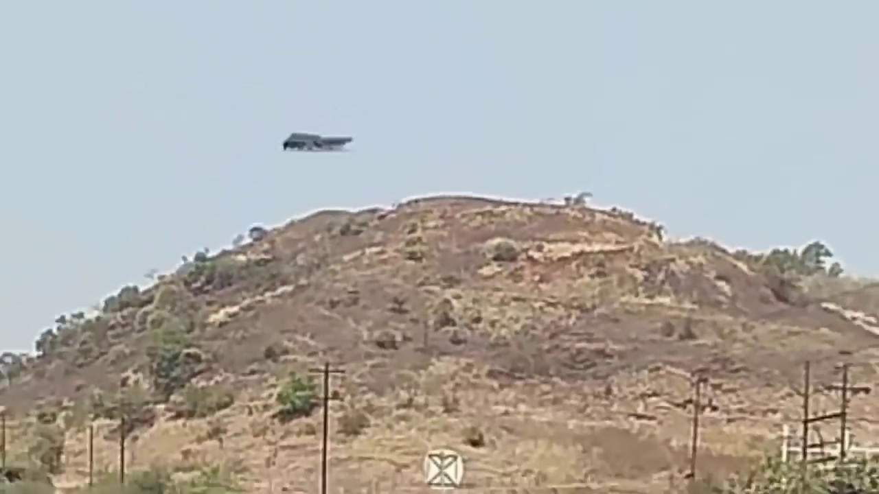Alien Aircraft कि video जो vfx editing के जरीये बनाई गई. - YouTube