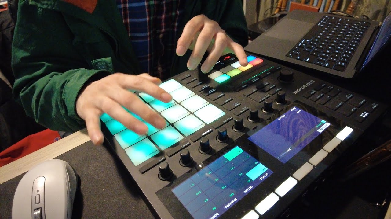 Sampling vinyl with the Maschine MK3 - YouTube