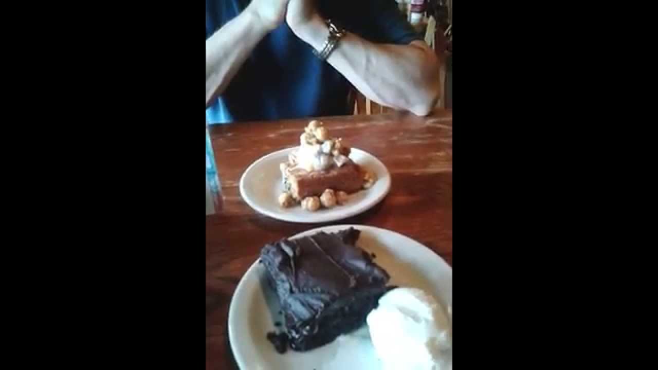 Lunch at Cracker Barrel fun fun fun - YouTube