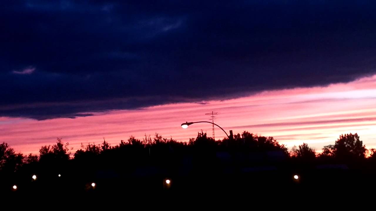 SUN SET SPLIT SKY - YouTube