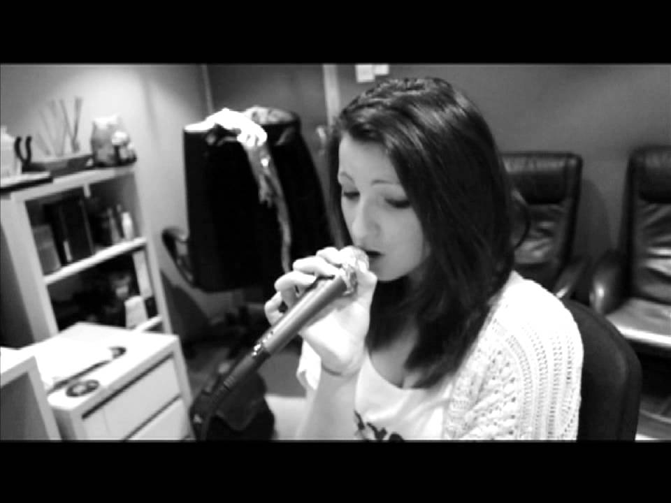 Danielle Wray Covering E.T by Katy Perry - YouTube