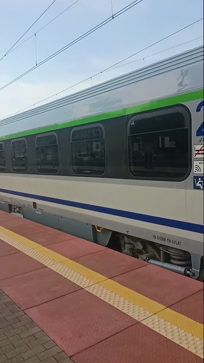 Przyjazd IC 51100 Słowiniec na stacji Gdynia Główna 18.08.2022 - YouTube