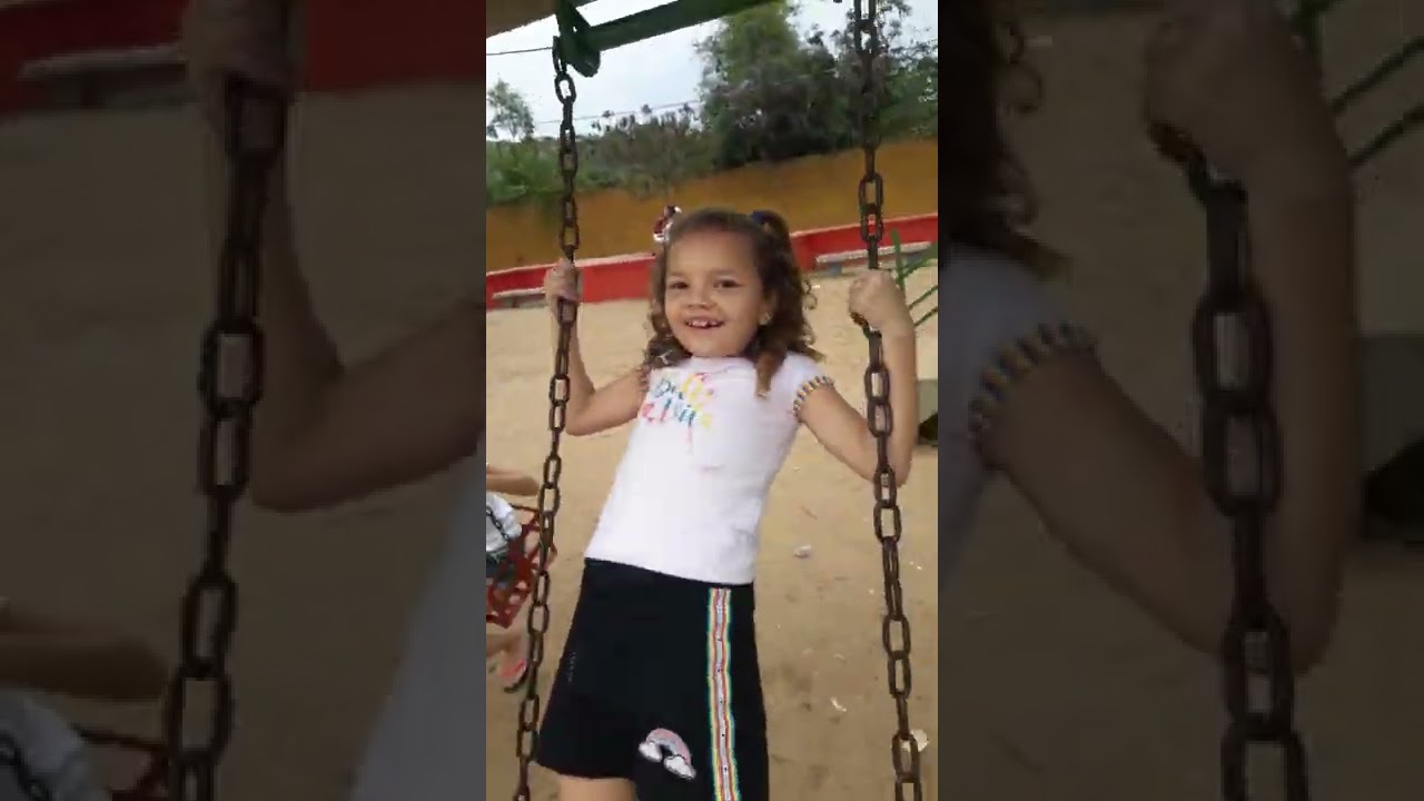 Brincando No Parquinho Youtube