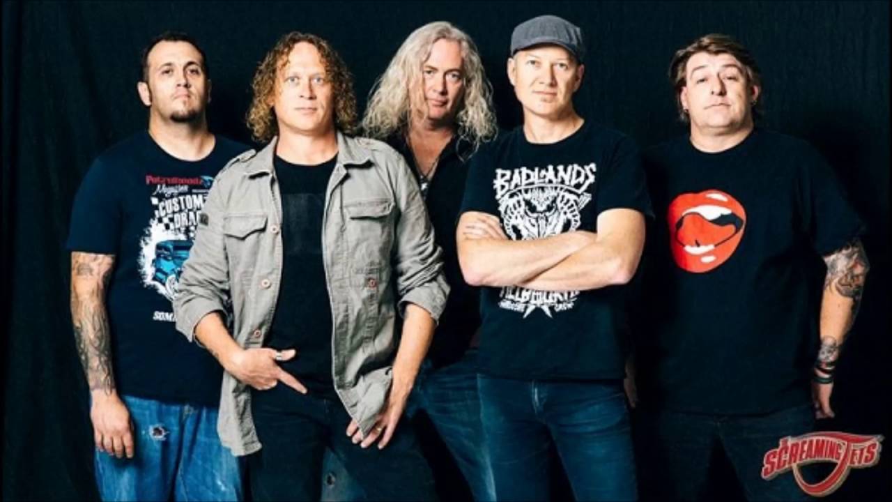 Dave Gleeson of The Screaming Jets MTRBWY greeting - YouTube