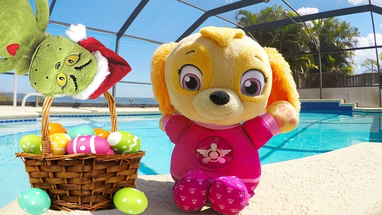 Skye Swimming Pool Adventure with The Easter Bunny - YouTube