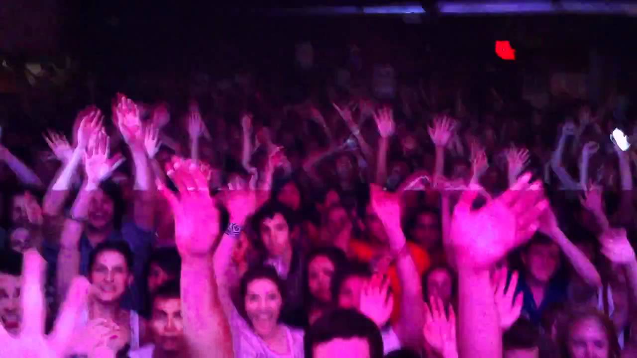YELLE crowd screaming in Austin, TX. April 22th, 2011 - YouTube