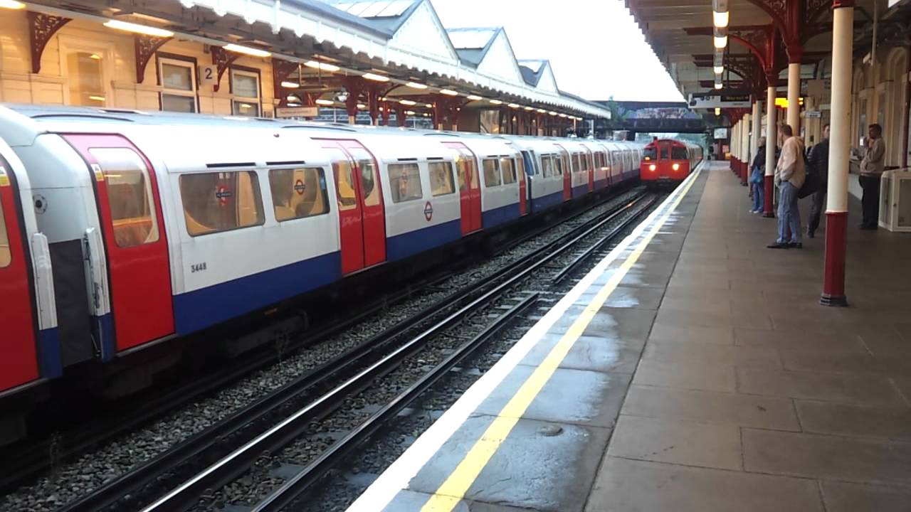 Bakerloo Line 72 Stock 3567 arriving at Harrow and Wealdstone Station ...