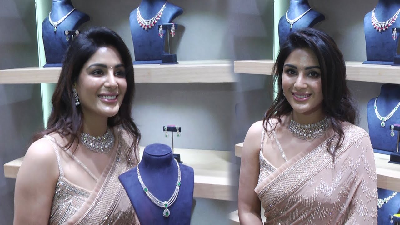 Samyuktha Menon Exclusive Visuals | Senco Gold & Diamonds Showroom ...