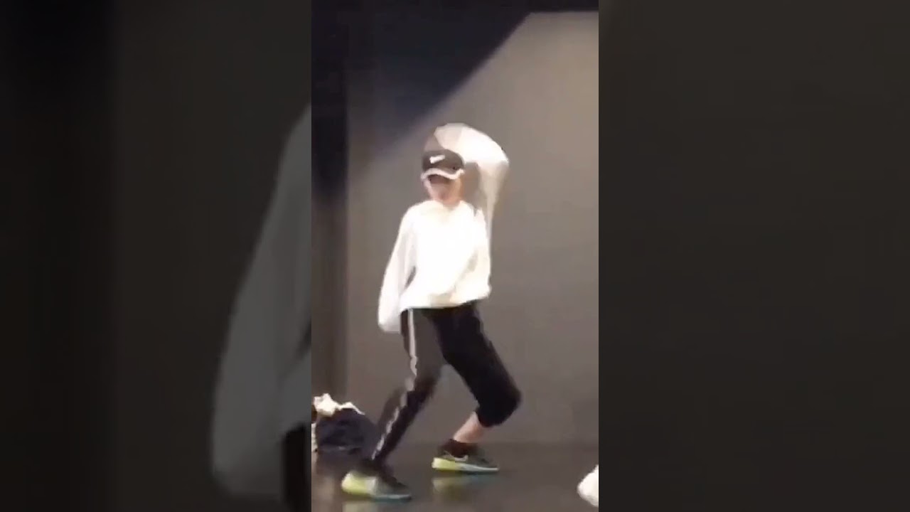 ENHYPEN NIKI PRE-DEBUT DANCE - YouTube