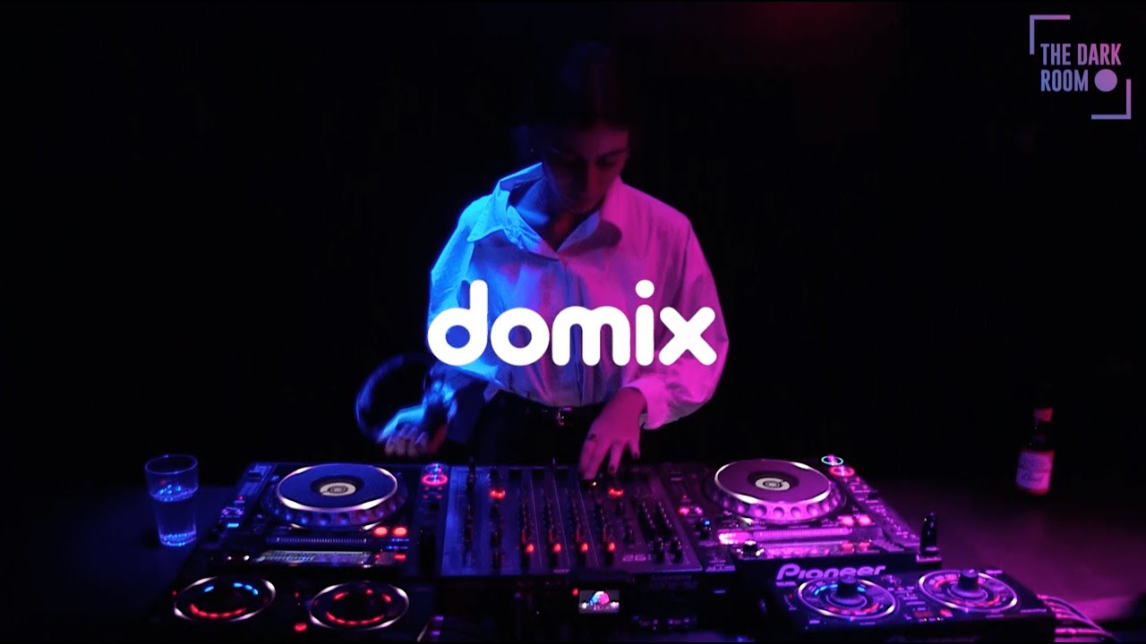 Léa Occhi @ The Dark Room, Jan 10th 2020 - YouTube