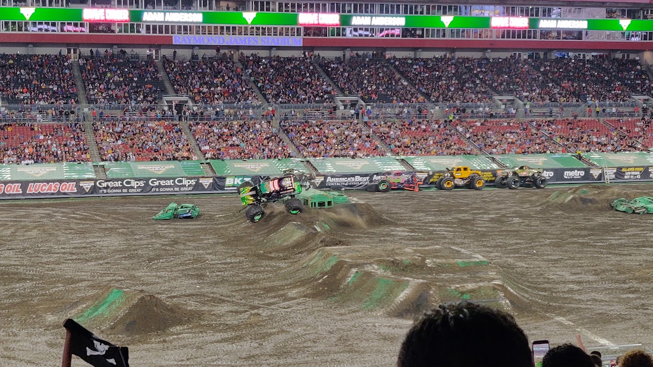 Grave Digger's Freestyle Run in Tampa, FL 1/12/19 - YouTube