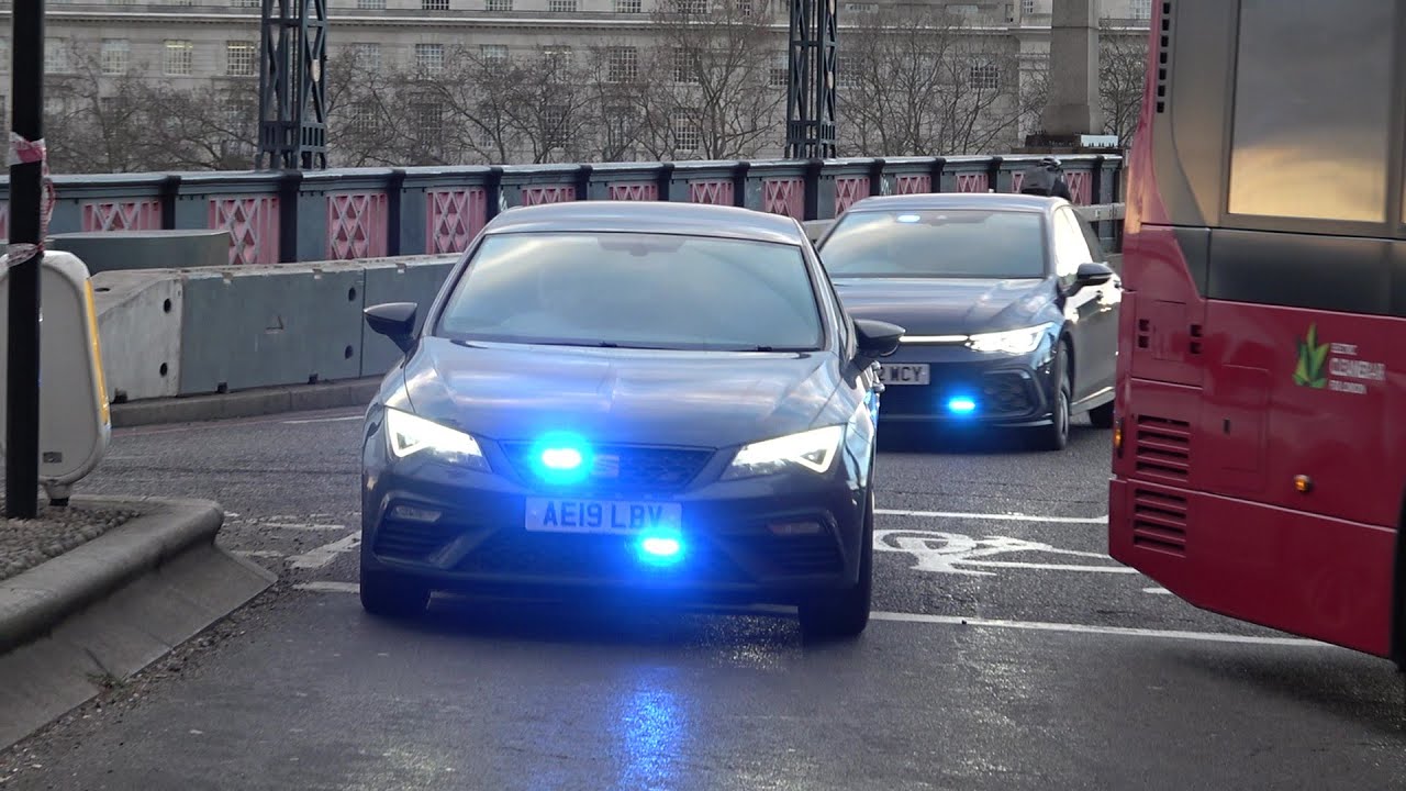 Metropolitan Police Unmarked Seat Cupra and New ish Volkswagen Golf GTI ...