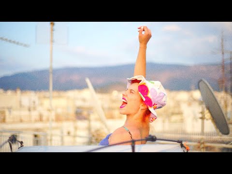 Πέννυ Μπαλτατζή - Ο Κόσμος Ένα Πάρτυ - Official Video Clip