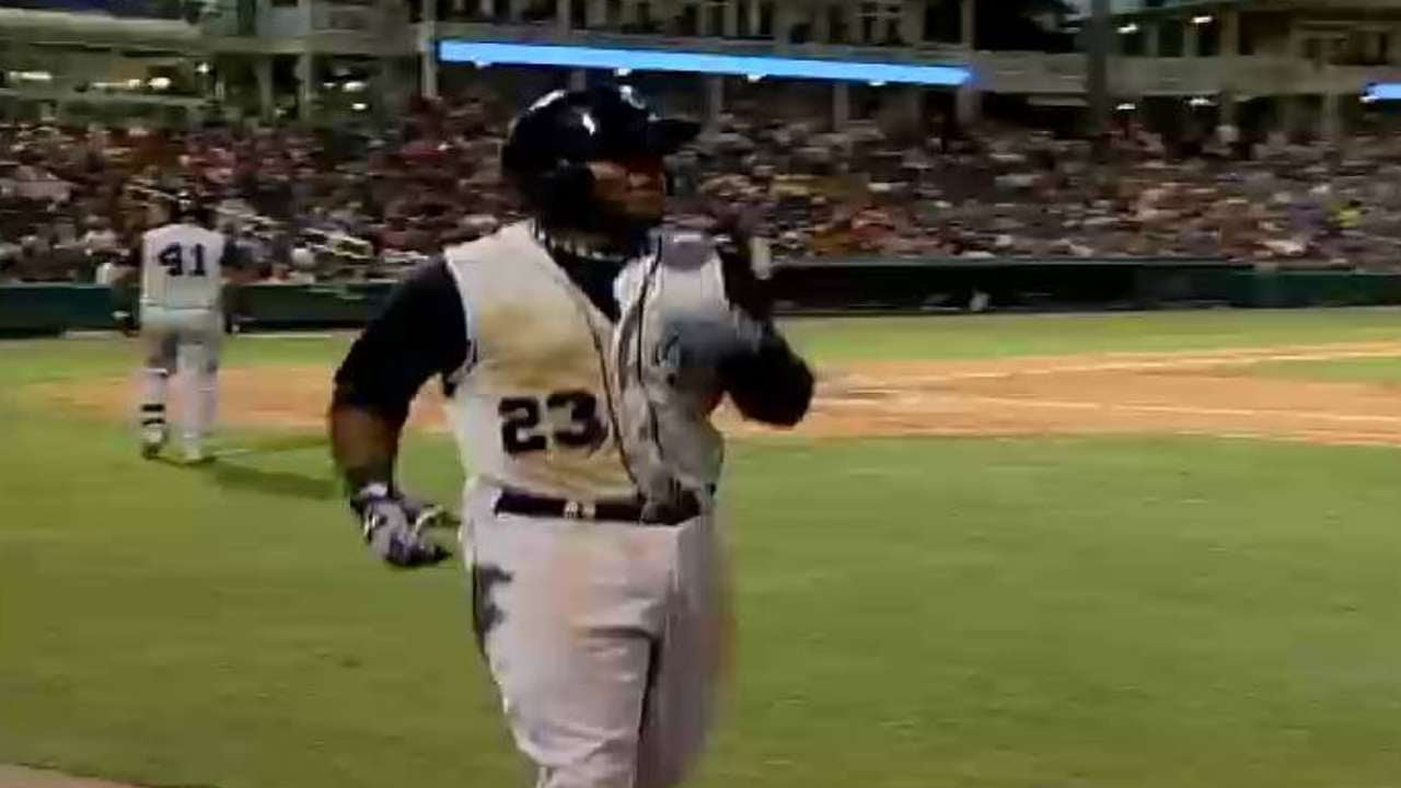 Telvin Nash homers for the Hooks - YouTube