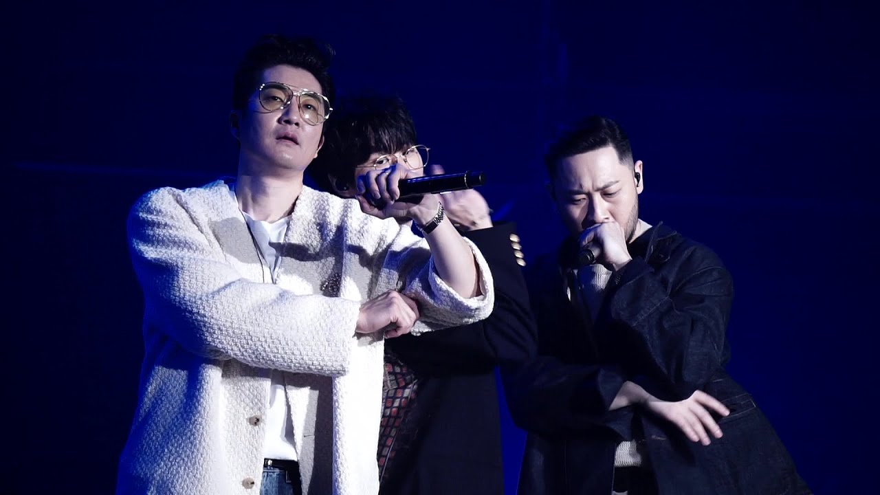 211219 에픽하이 (Epik High) - One @올림픽홀 - YouTube