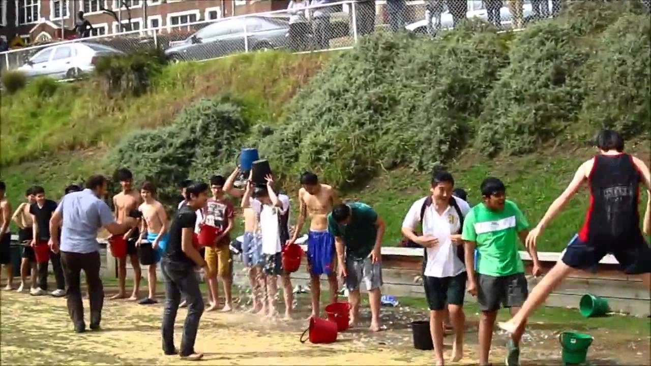 Melbourne High School Ice Bucket Challenge (Part 2) - YouTube