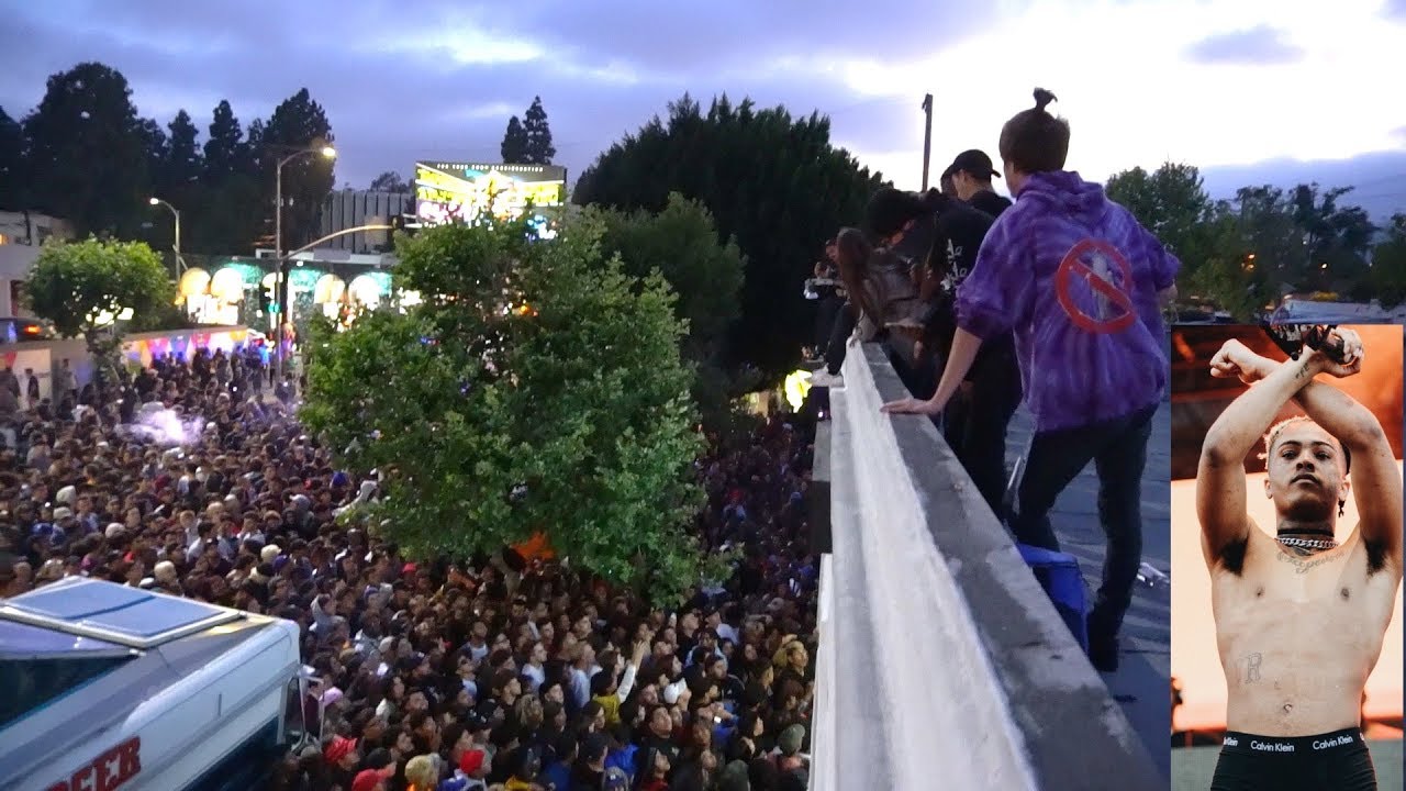 THOUSANDS OF FANS MEET UP FOR A XXXTENTACION MEMORIAL TURNING INTO ...