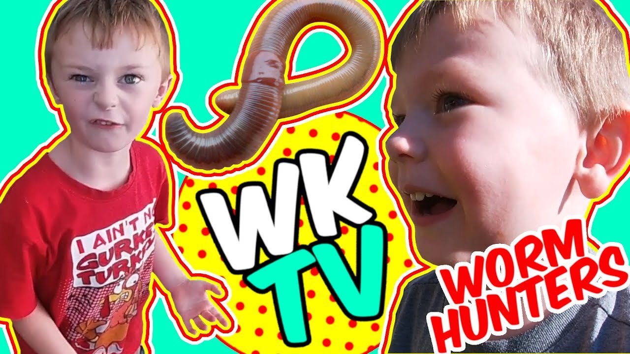 Owen and Thomas go Worm Hunting! - YouTube