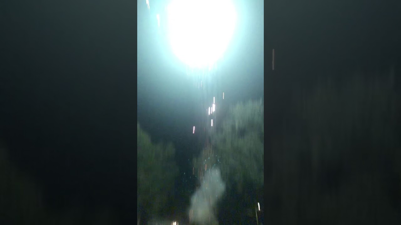 FSF 5” 60 gram mega canister shell fireworks w/mines - YouTube