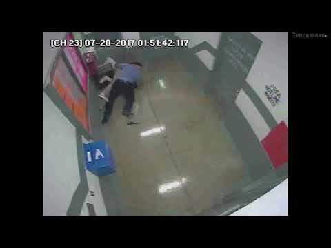 Nashville jail video shows guard assault inmate with pepper spray - YouTube