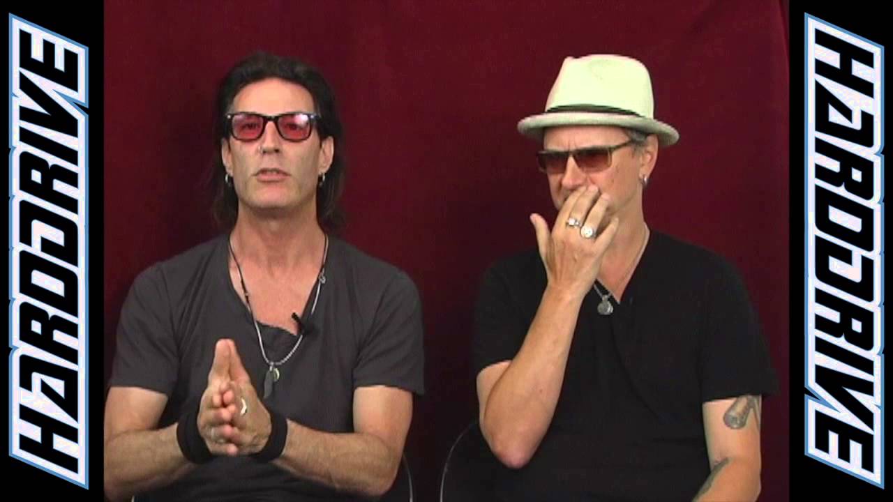 Jerry Cantrell and Sean Kinney from Alice in Chains - YouTube