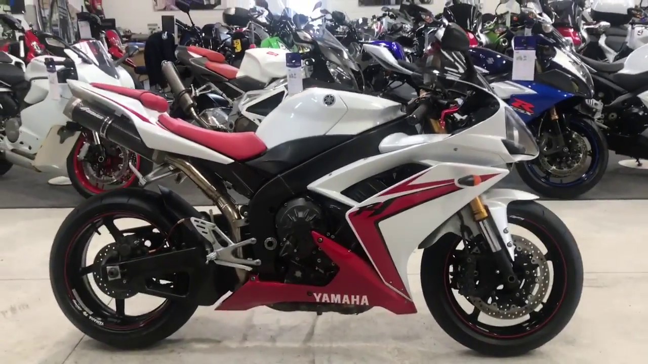 Yamaha R1 2007 Red and White - YouTube