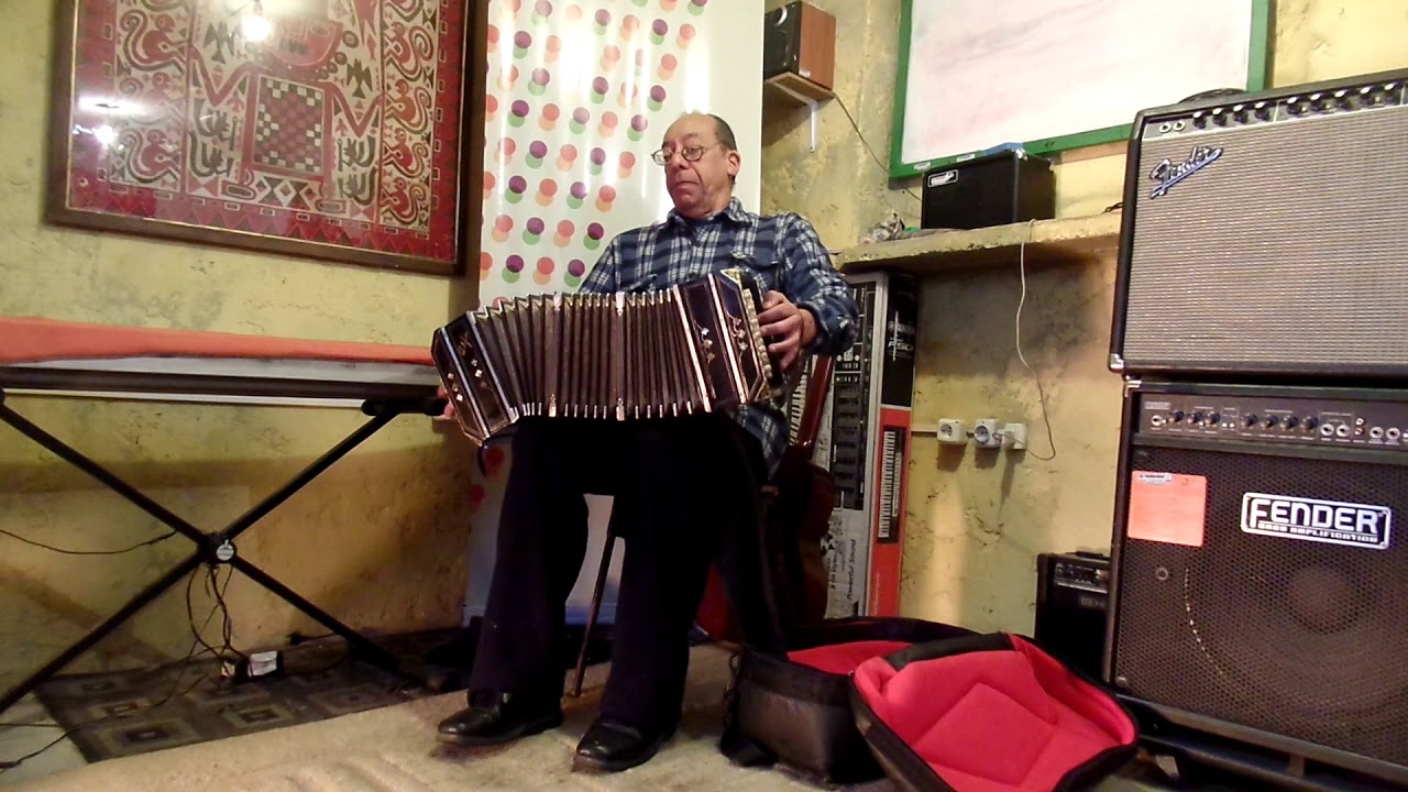 Julio Cardozo en La Akademia - YouTube