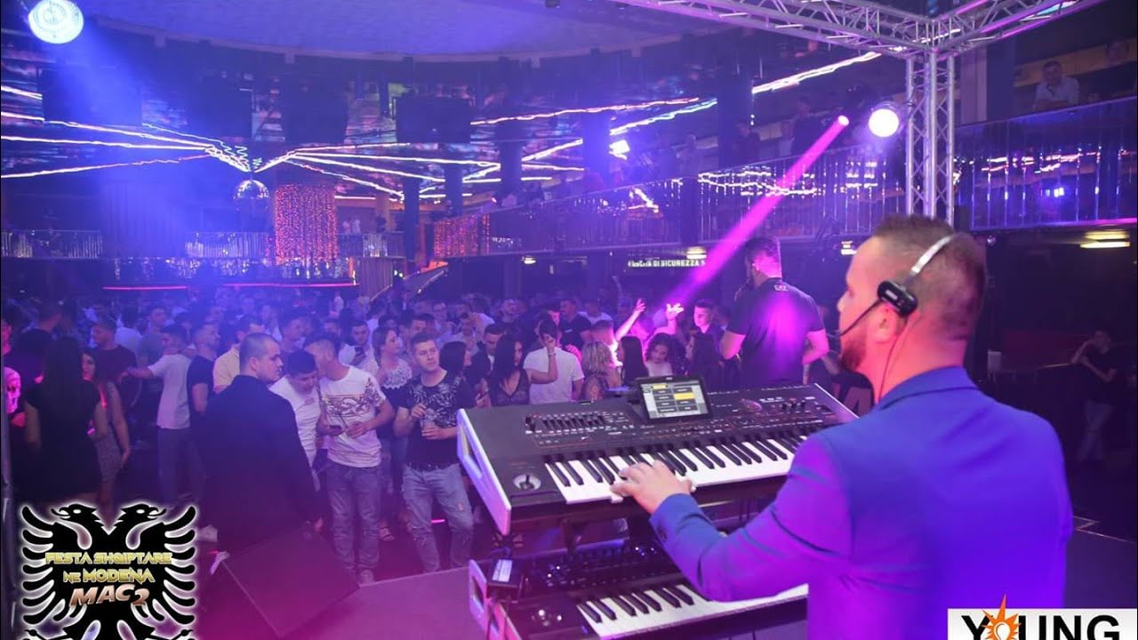 Muharrem Ahmeti Ft Soni Modena live tallava 2018 - YouTube