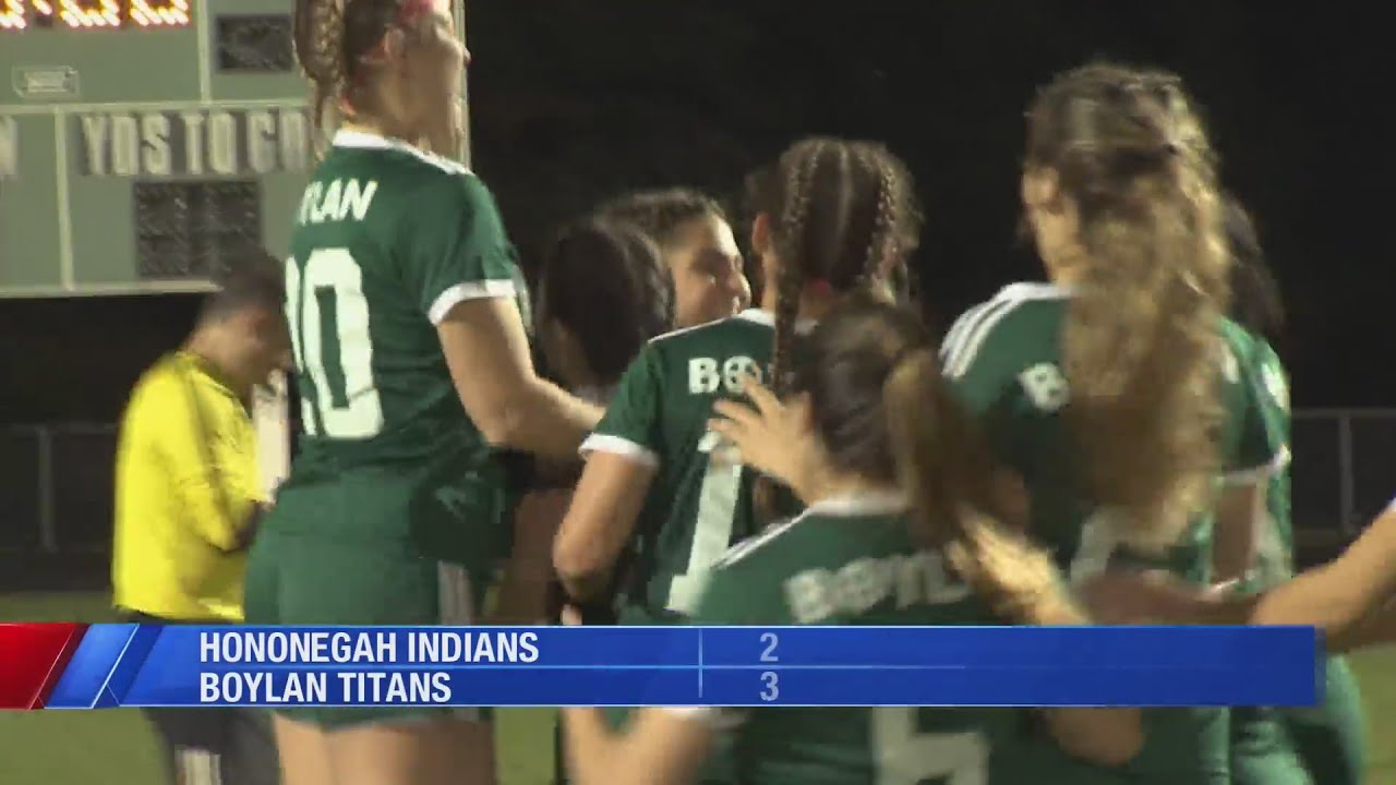 Lady Titans edge Hononegah on PKs, now lead NIC-10 - YouTube