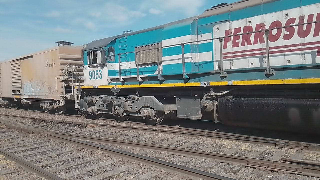 segundo cargado del Ferrosur con GT22 9053 sentido montes en Cañuelas ...