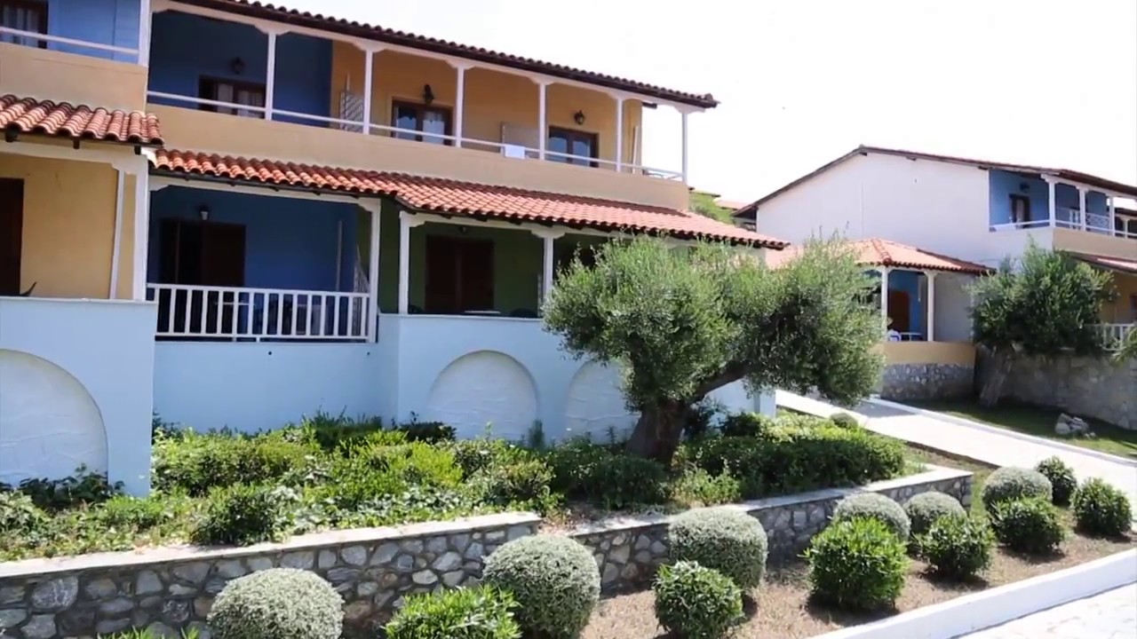 Ξενοδοχείο με γήπεδο τένις στην Χαλκιδική Ελλάδα - YouTube