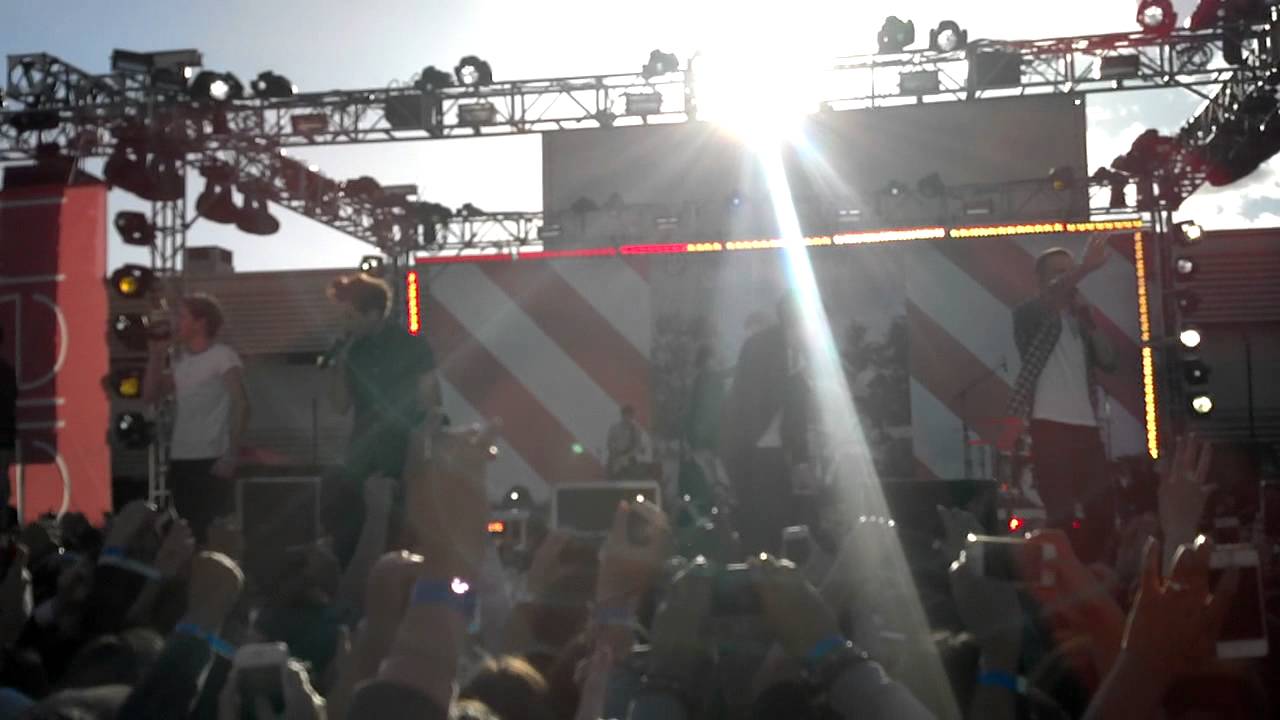 "One Thing" One Direction Live on the Ellen Show - YouTube