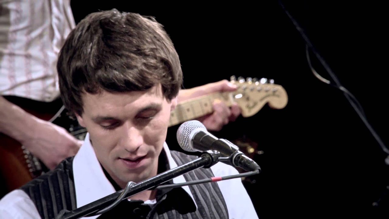 Autobuss Debesis - Div'upītes - YouTube