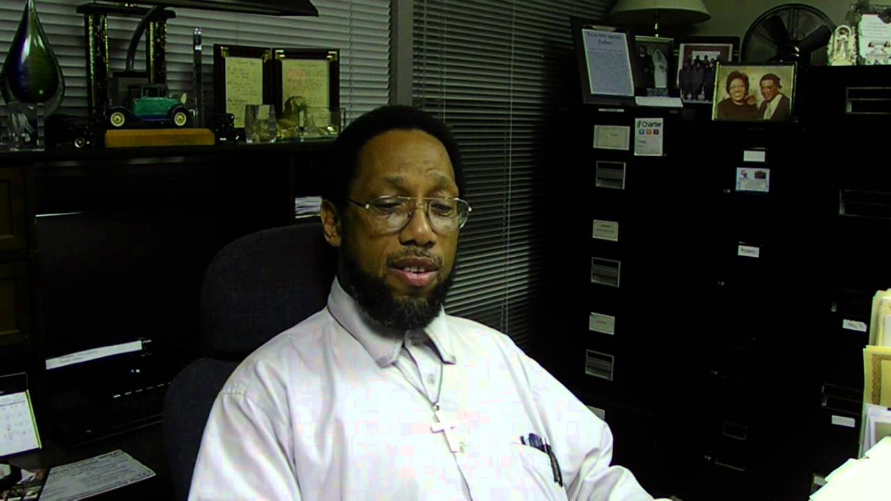 Bishop Isaac McCullough of Harest Church of Outreach Minstries - YouTube