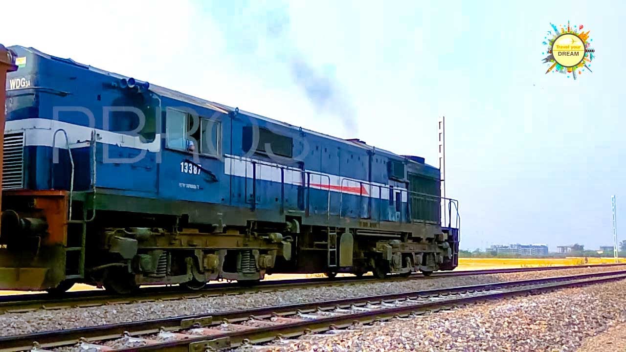 Powerful Alco Locomotive Demonstrates Impressive Hauling Capability ...
