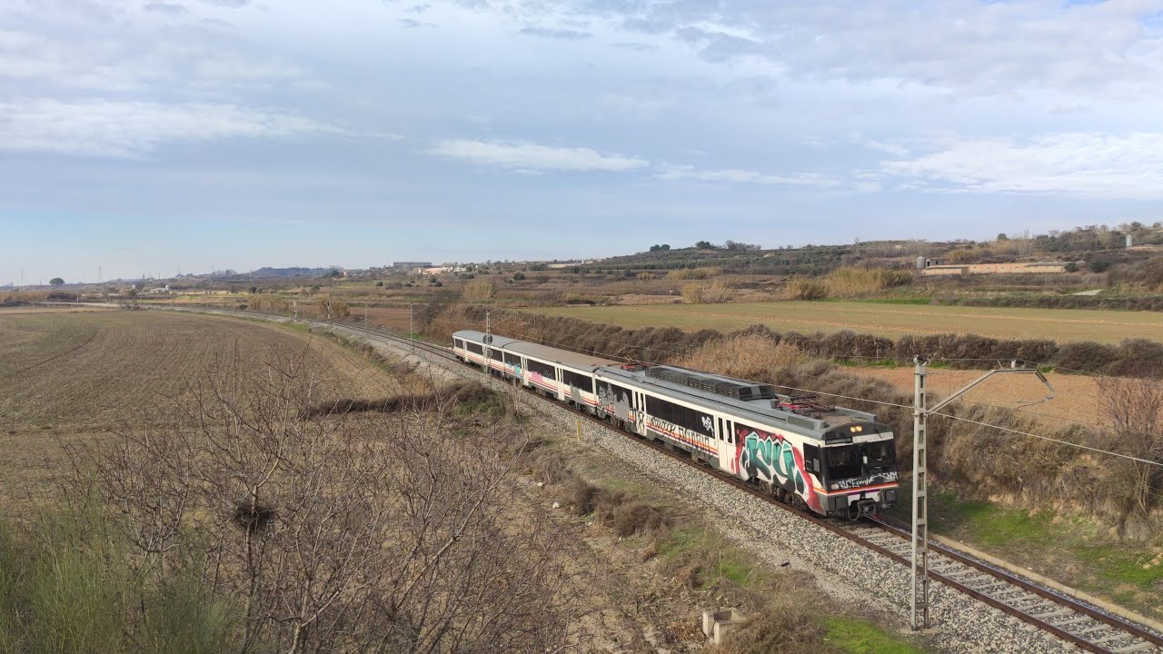 Renfe Serie 470 con el regional (R14) Lleida - Barcelona por Juneda ...