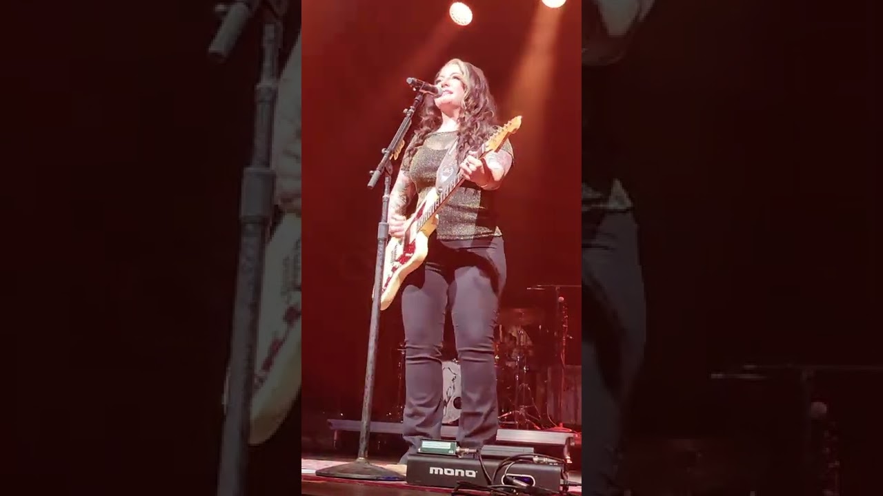 Ashley McBryde - The Devil I know - live in Bozeman, MT - YouTube