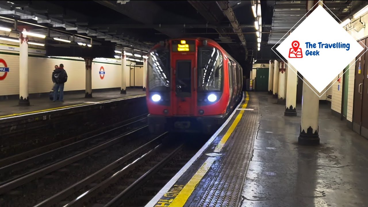 Circle Line Train at Temple - YouTube